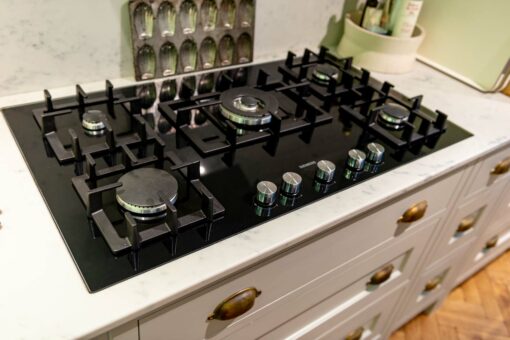 CAN YOU FIT A FLUSHMOUNT HOB IN A GRANITE WORKTOP?